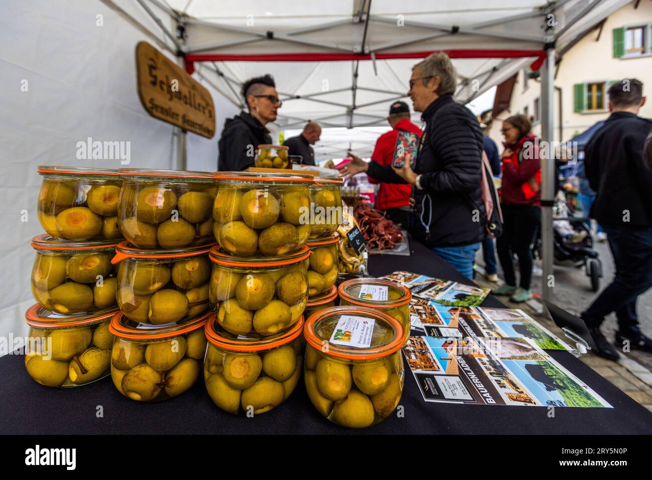 Market stall with traditional products from the canton of Fribourg ...