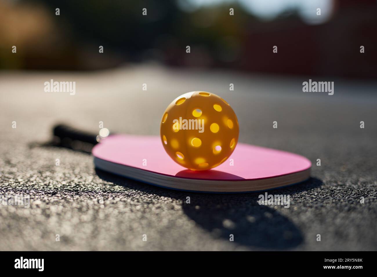 Pickle ball racket hi-res stock photography and images - Alamy