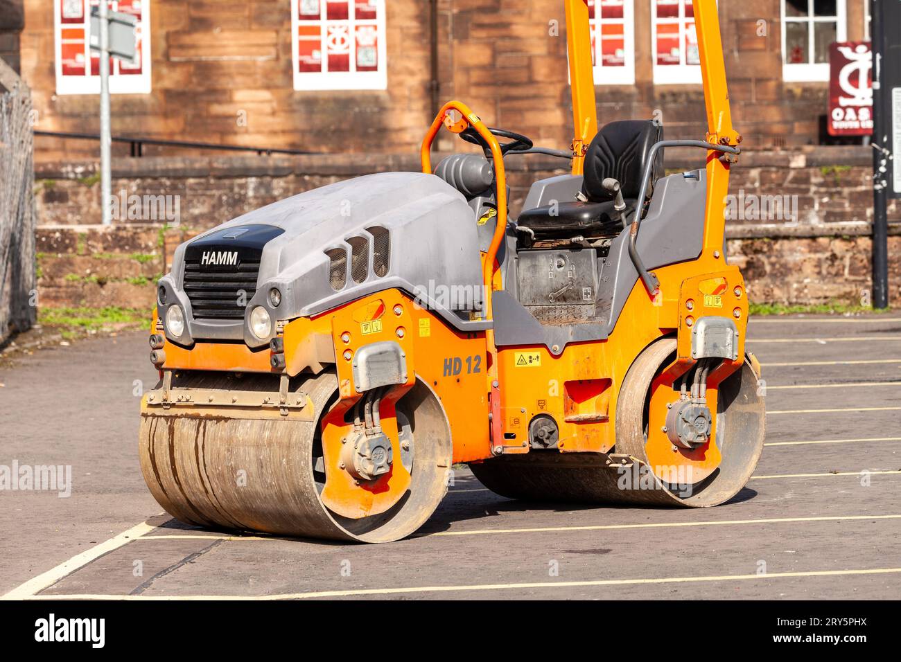 Steamroller construction hi-res stock photography and images - Alamy