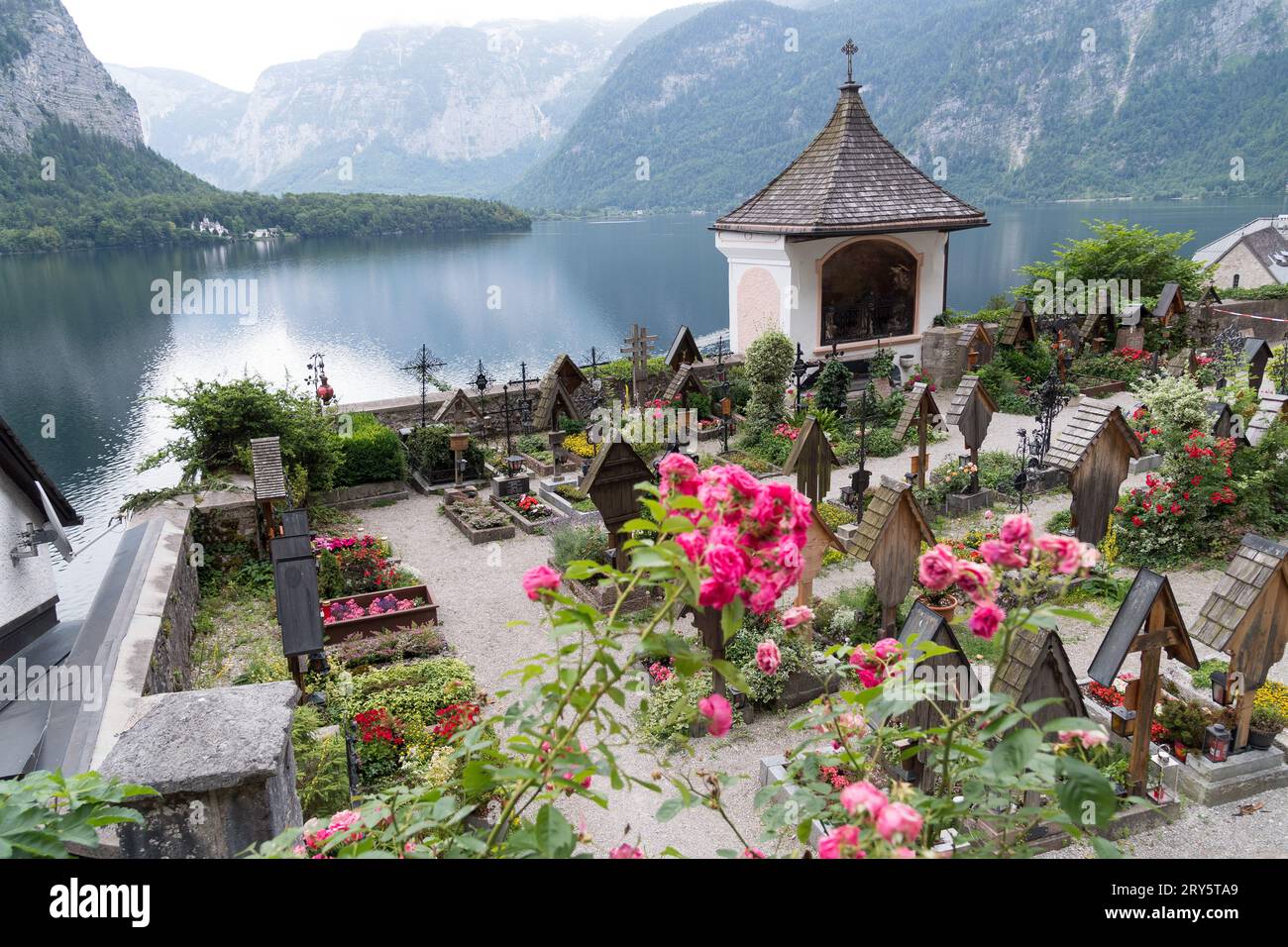 Picturesque Friedhof Hallstatt (Hallstatt cemetery) by Late Gothic ...