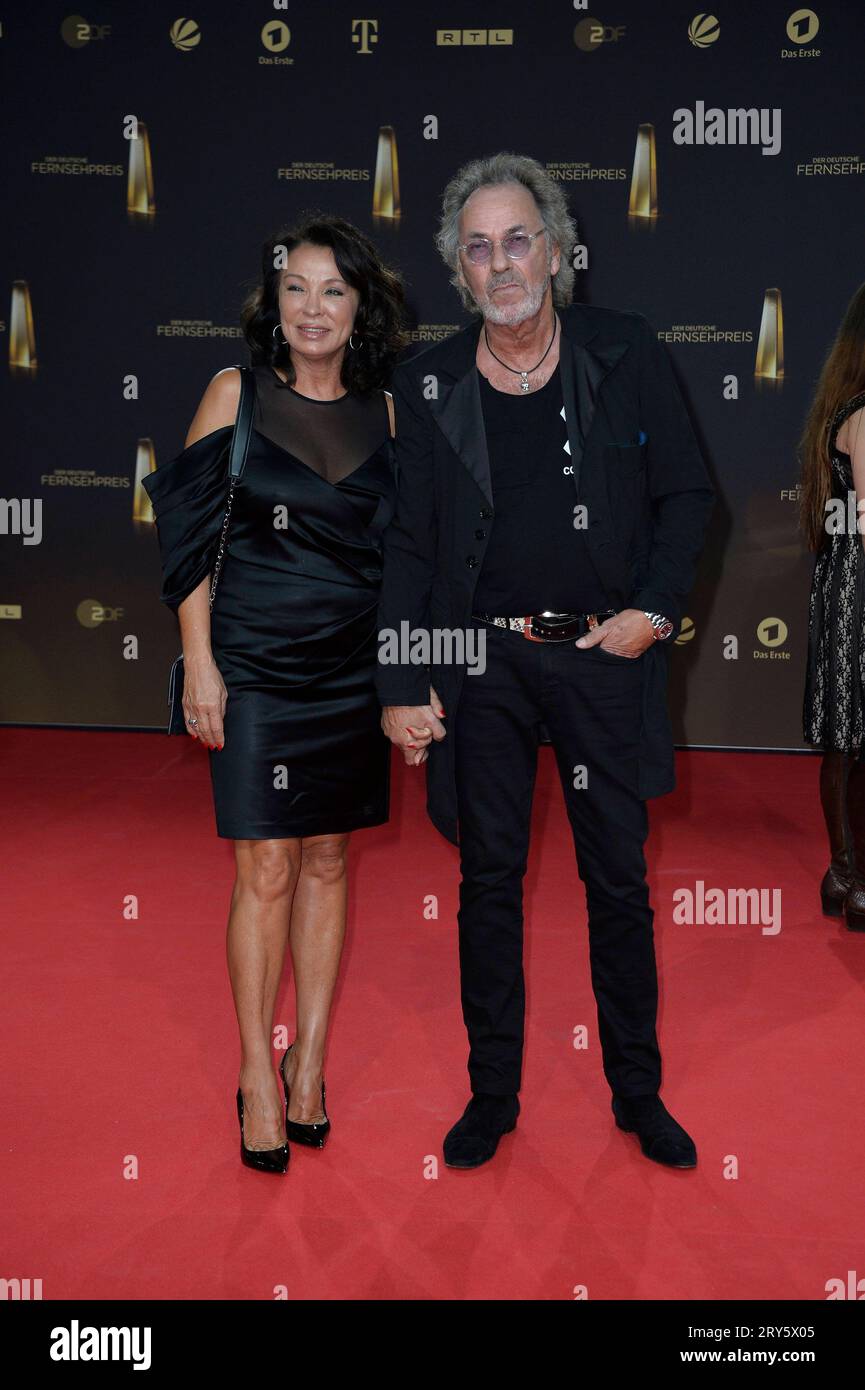 Hugo Egon Balder mit Frau Elena Balder bei der Verleihung des Deutschen ...