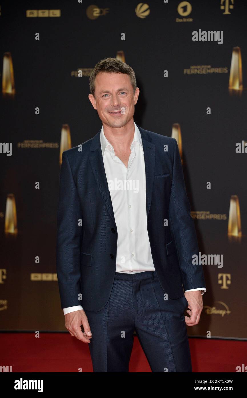 Alexander Bommes bei der Verleihung des Deutschen Fernsehpreises in ...