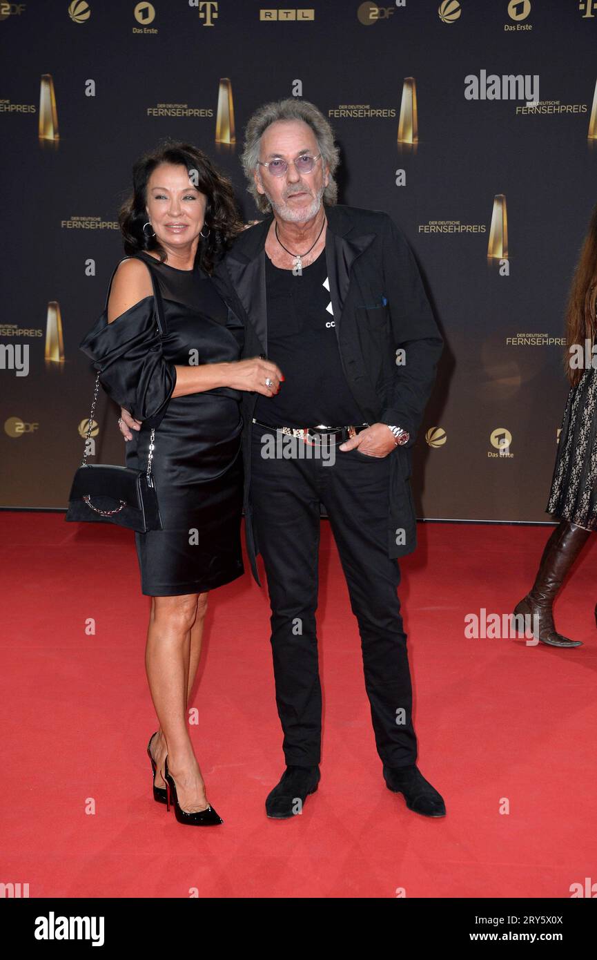 Hugo Egon Balder mit Frau Elena Balder bei der Verleihung des Deutschen ...