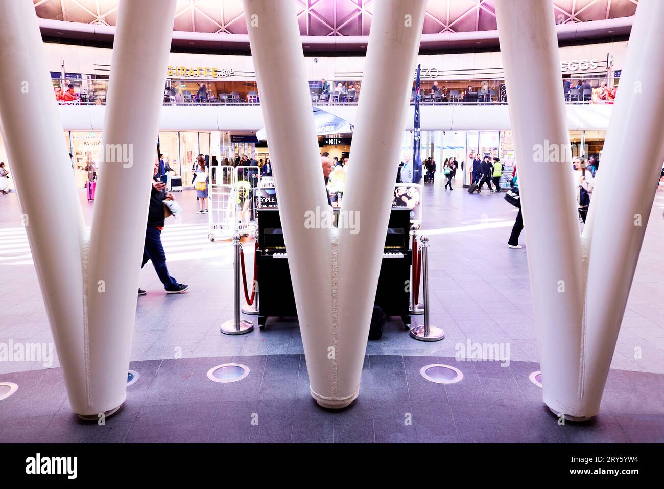 Kings Cross Station - London Stock Photo - Alamy
