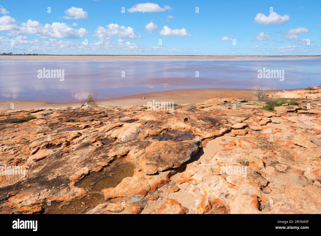 The granite rock formations of Eaglestone Rock next to Lake Brown in ...
