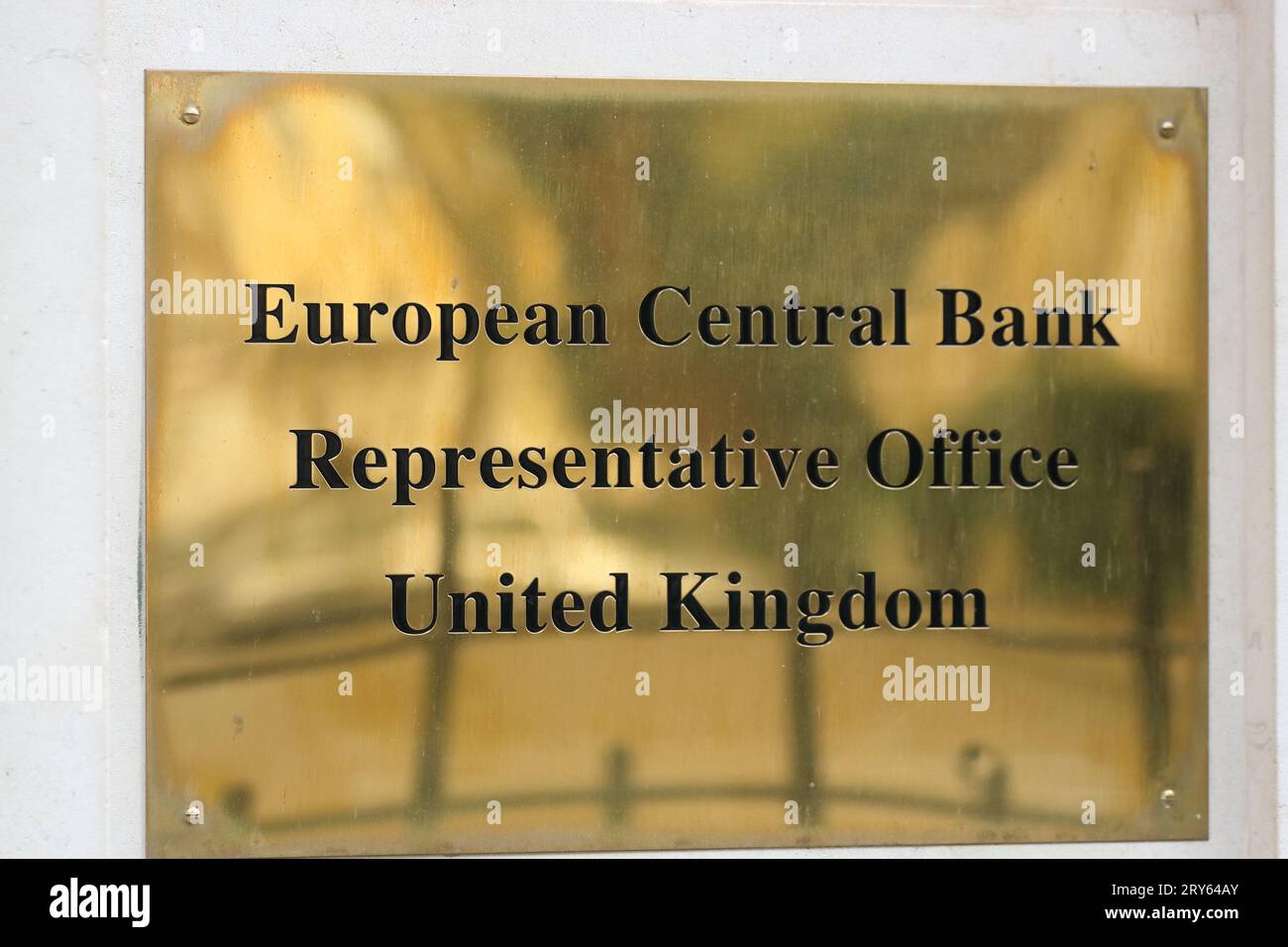 Central bank of united kingdom hi-res stock photography and images - Alamy