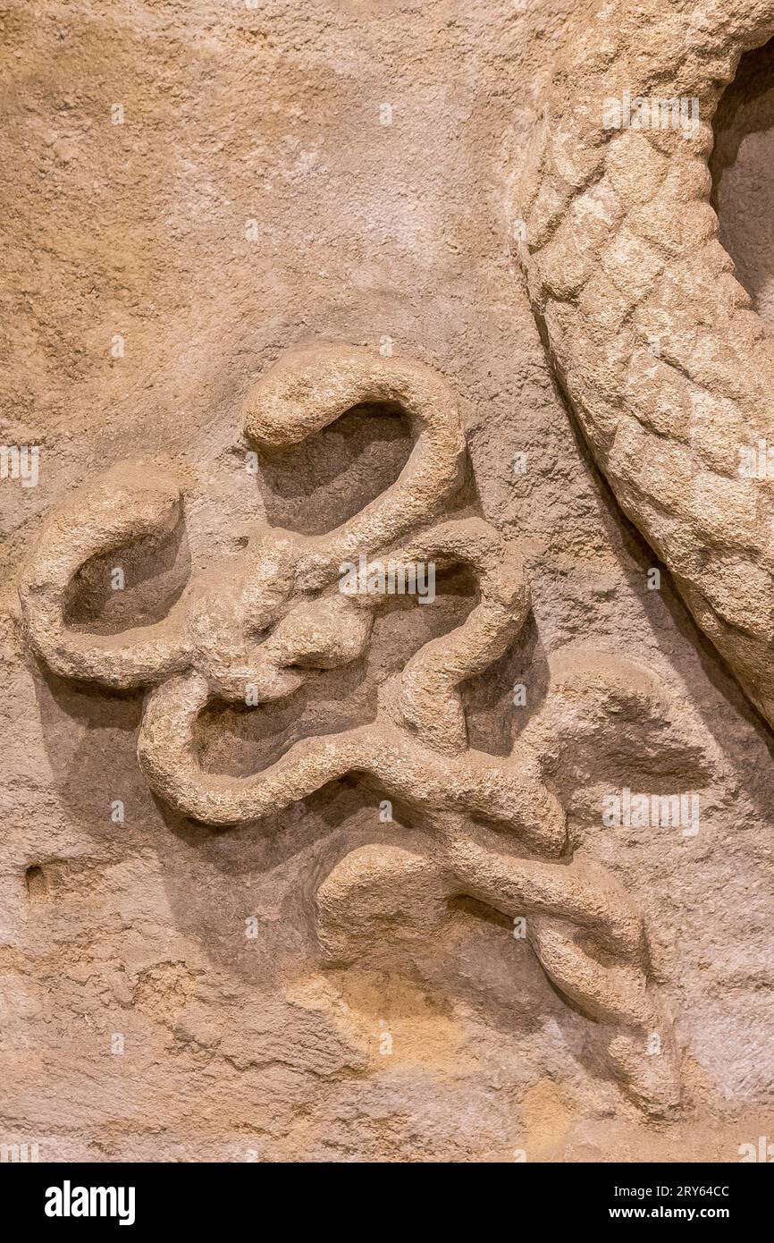 Kom el Shogafa necropolis, main tomb, second portico : Caducaeus ...
