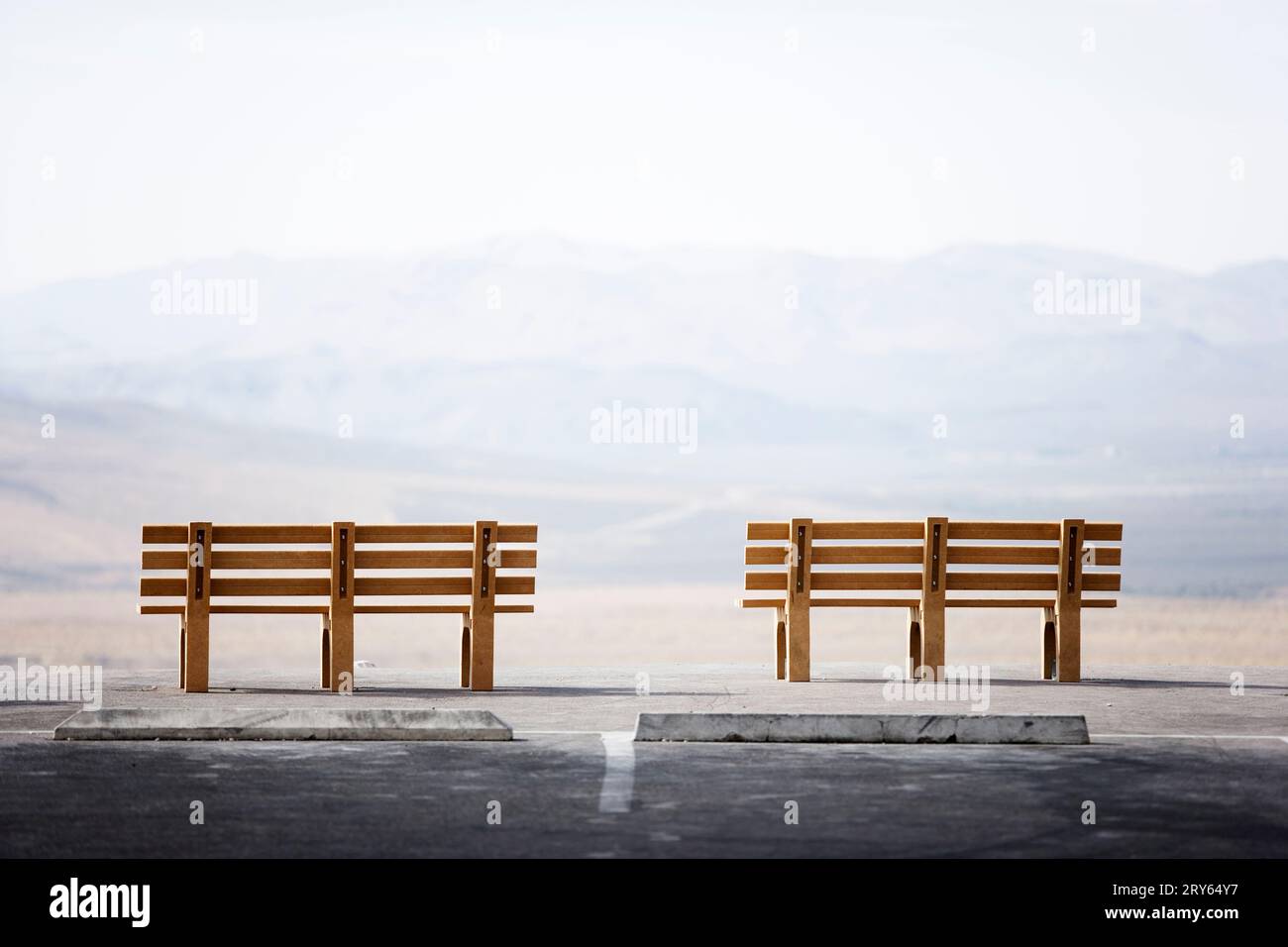 Scenic view and benches at the High Point Overlook, Red Rock Canyon ...