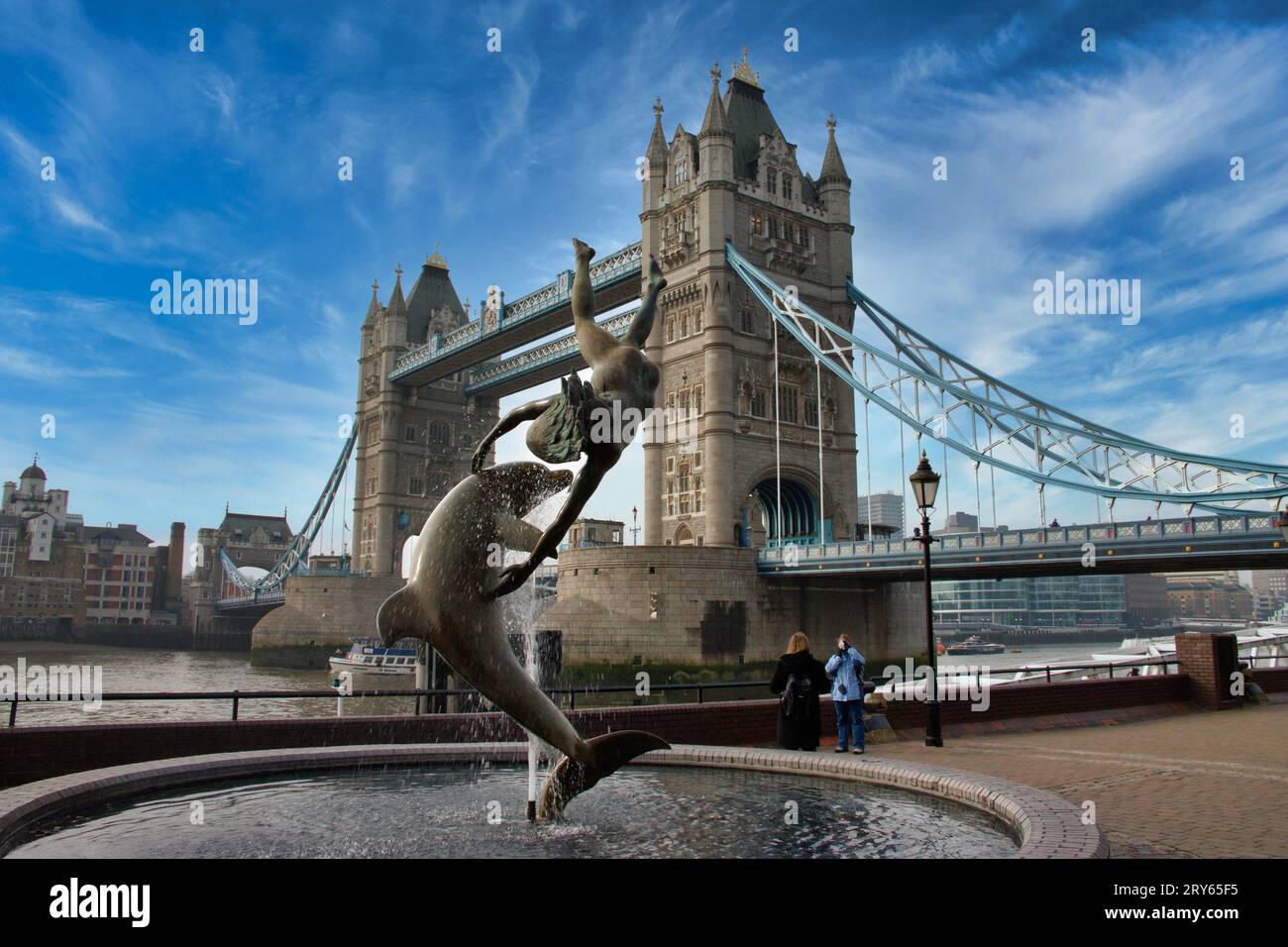 Dolphin structure bridge hi-res stock photography and images - Alamy