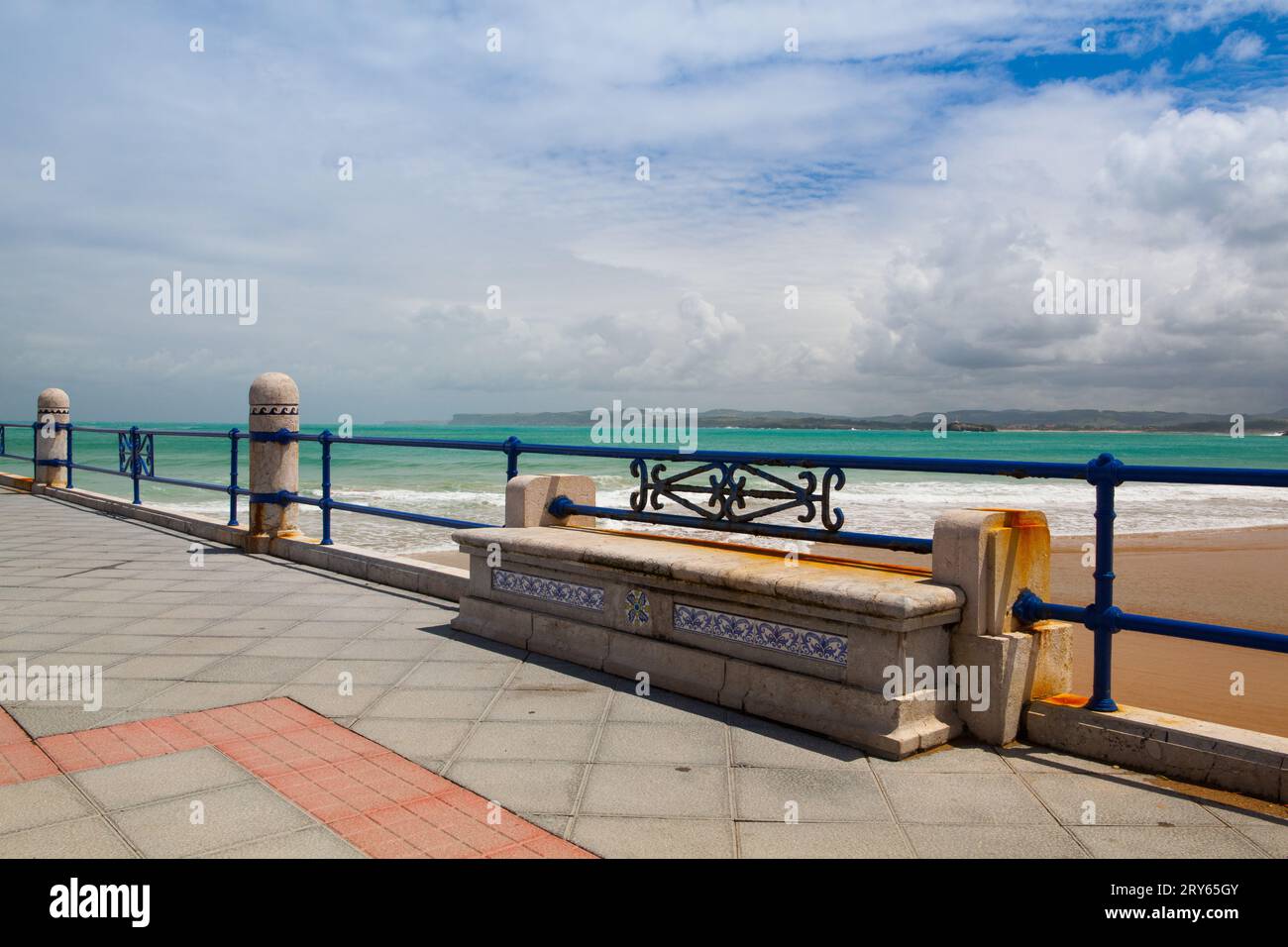 People empty promenade hi-res stock photography and images - Alamy
