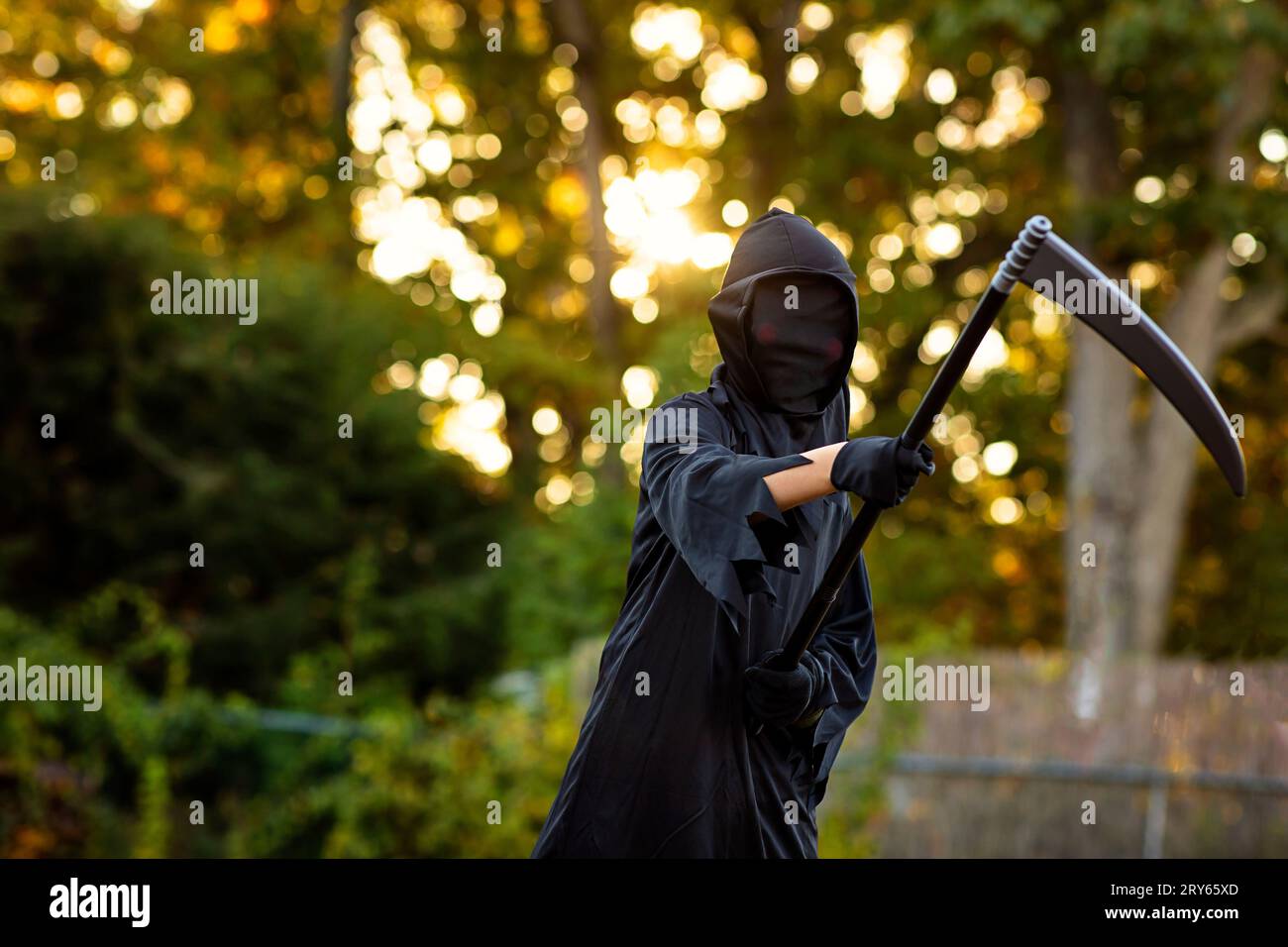 Death the grim reaper hi-res stock photography and images - Alamy