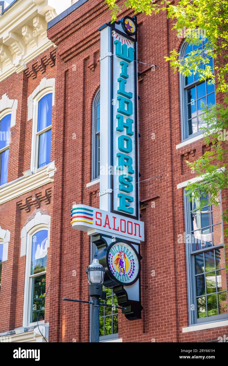An alcoholic beverages diner in Nashville, Tennessee Stock Photo - Alamy