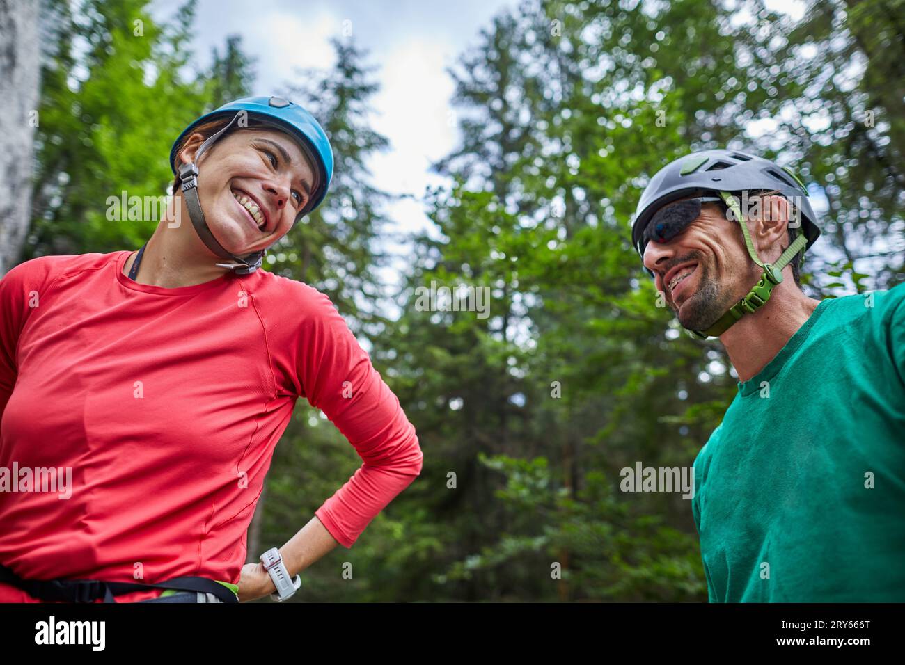 Woman laughing at man hi-res stock photography and images - Alamy