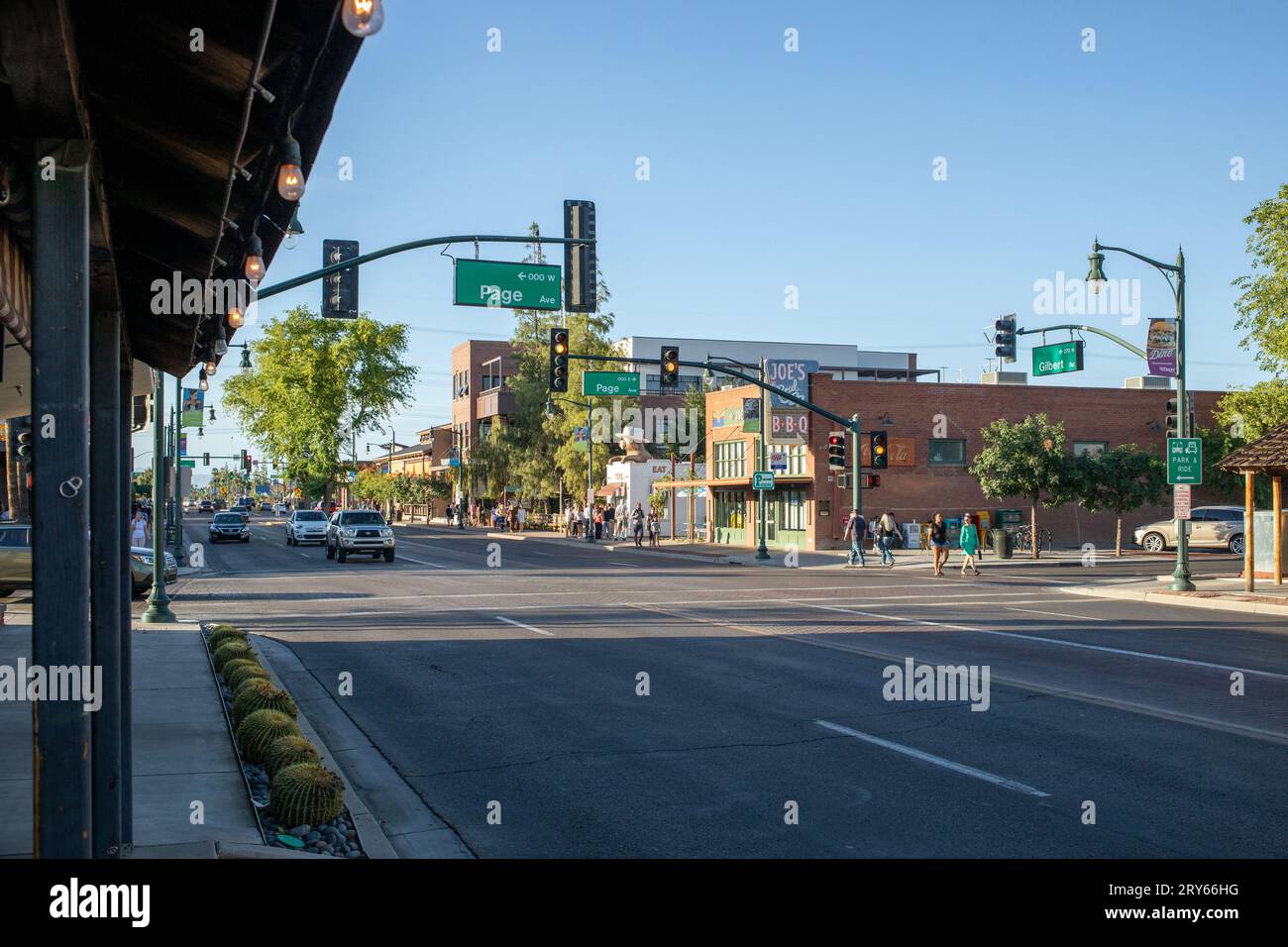Busy intersection people atmosphere hi-res stock photography and images ...