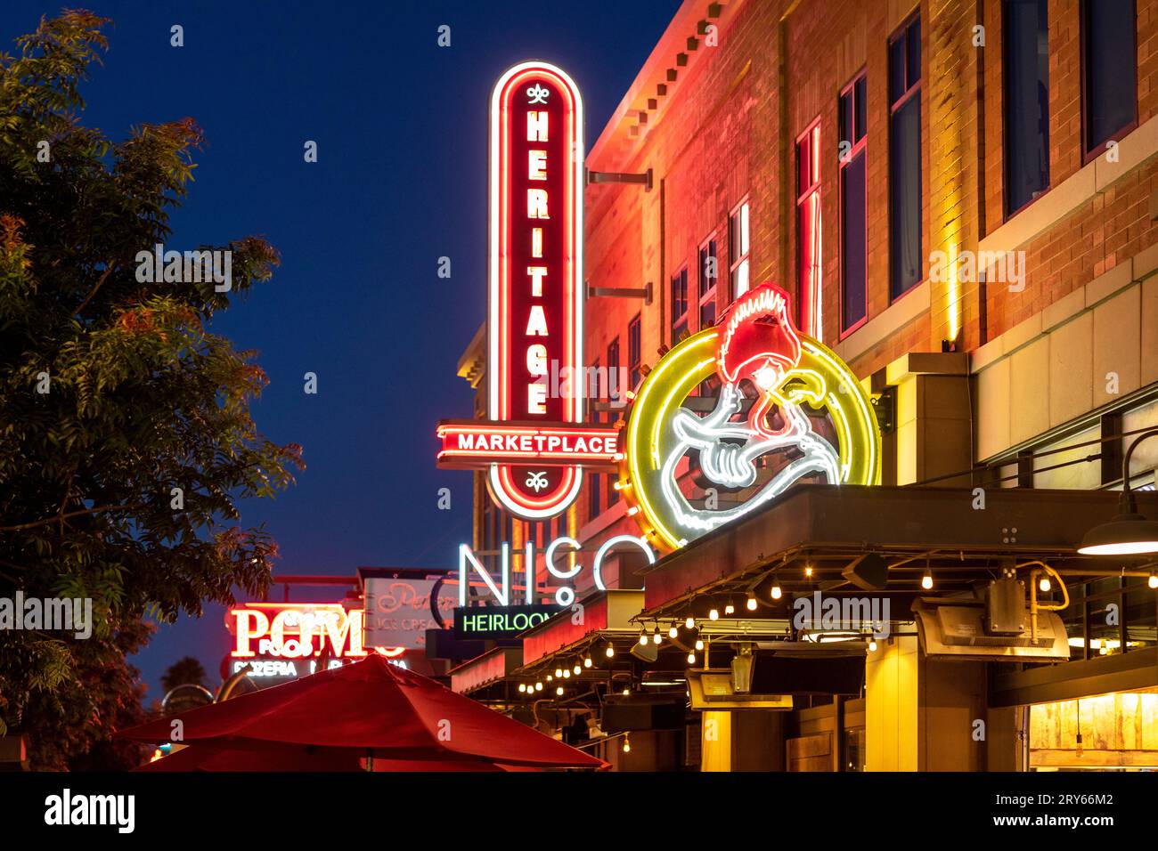 Downtown location neighborhood local hi-res stock photography and ...