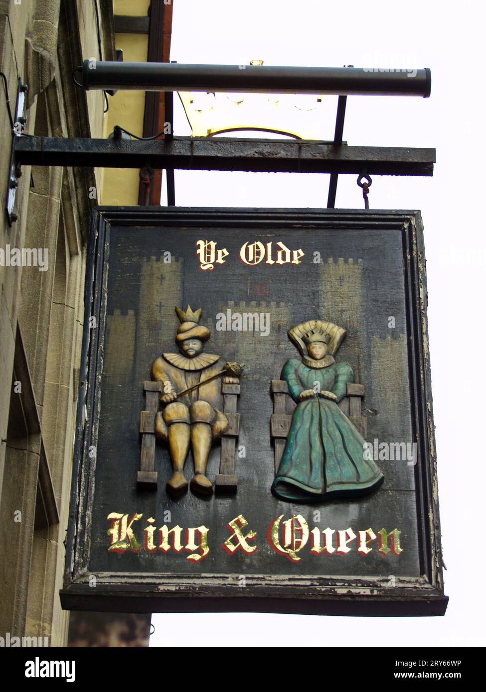 King and queen pub outside hi-res stock photography and images - Alamy