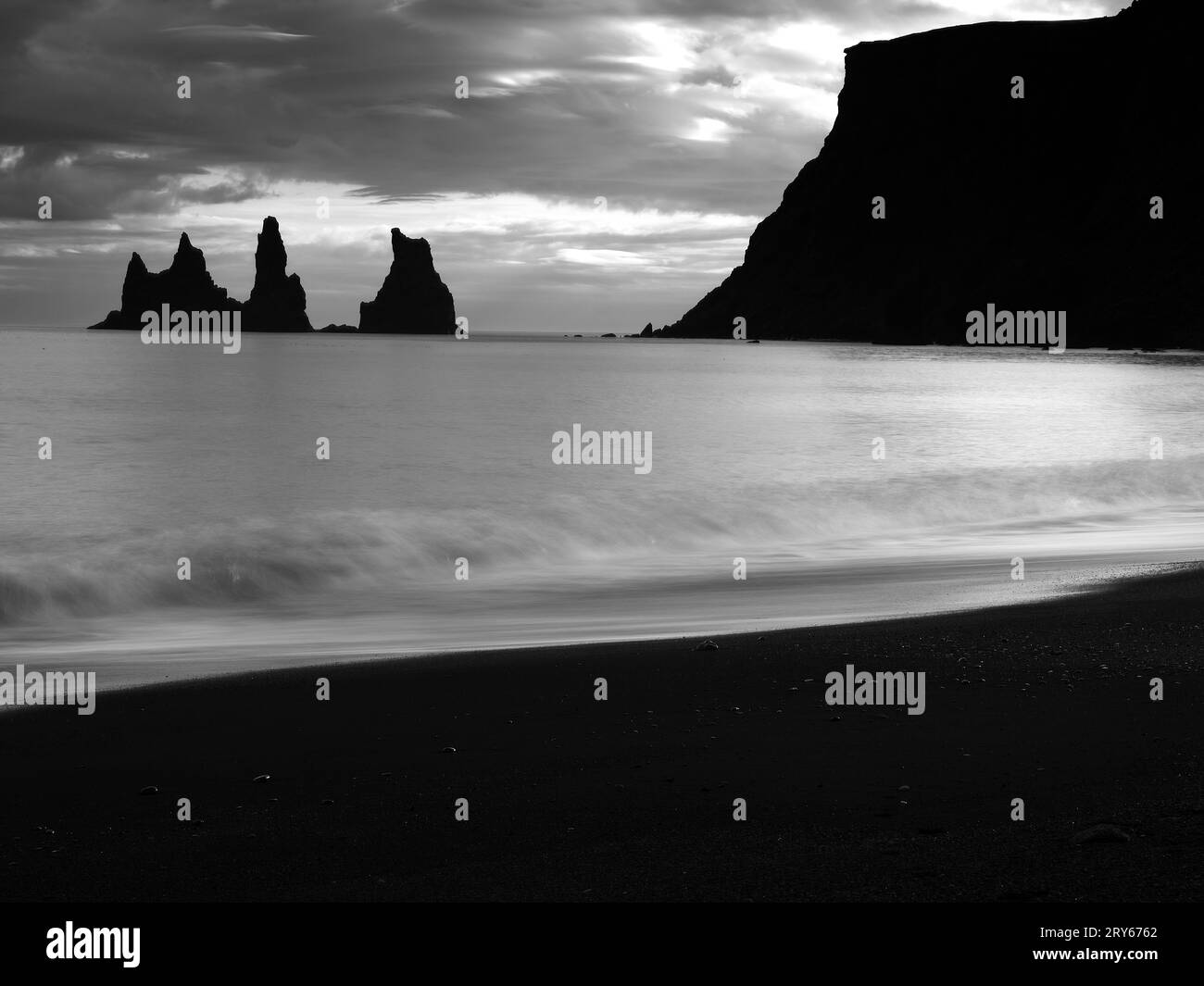 Dramatic black-sand beach Reynisfjara on Iceland Stock Photo - Alamy Dramatic black-sand beach Reynisfjara on Iceland Stock Photo - Alamy