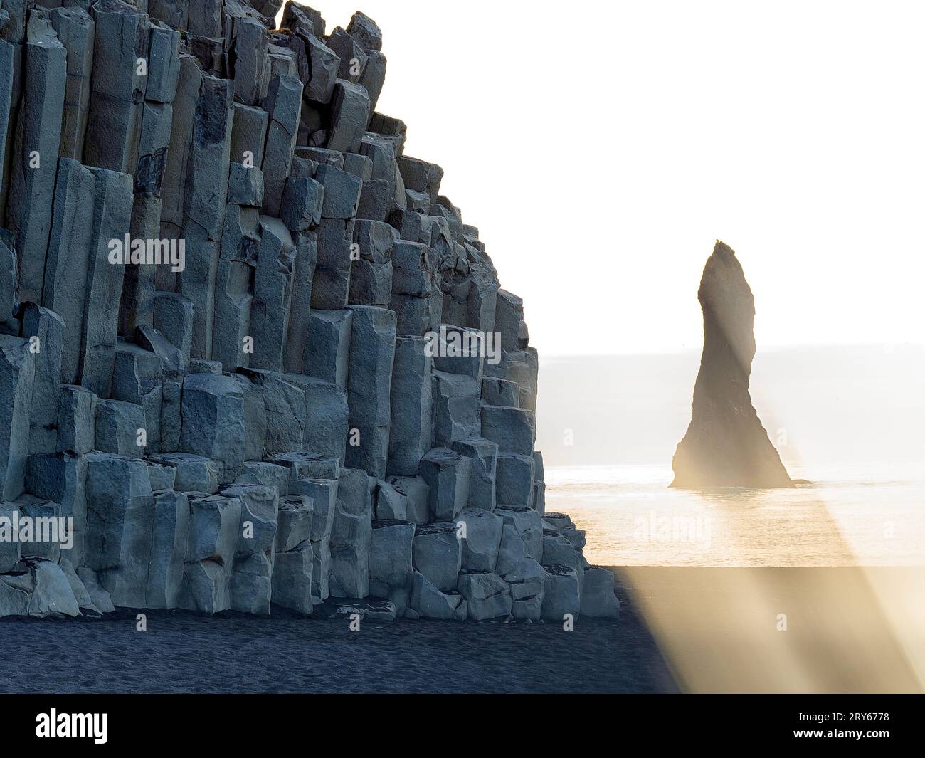 Basalt columns of Reynisfjell mountain, at Reynisfjara, Iceland Stock ...