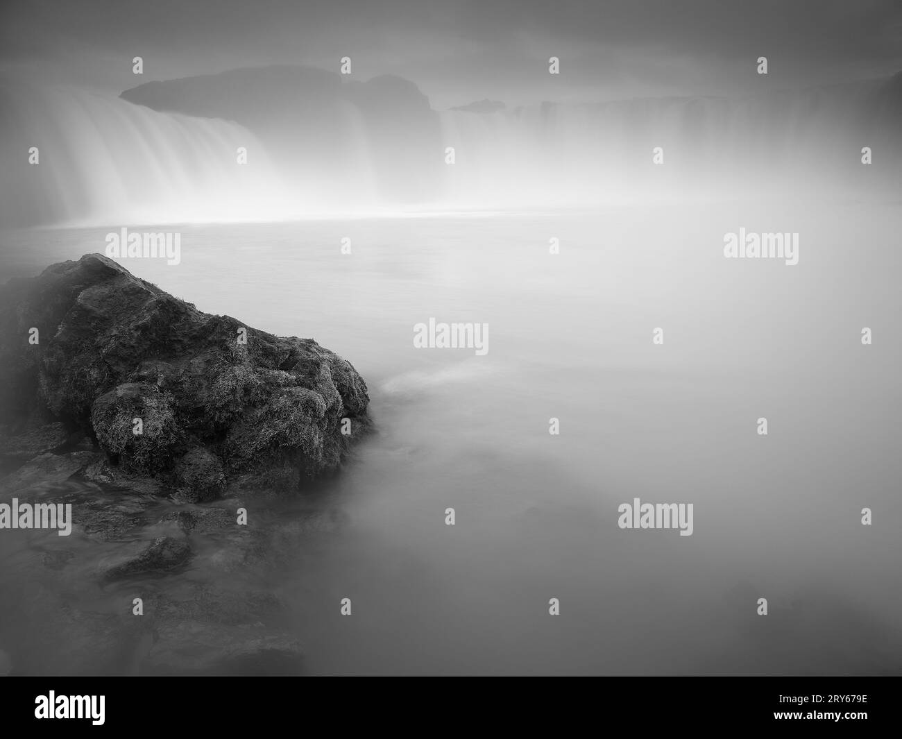 Beautiful icelandic waterfall flowing Black and White Stock Photos ...