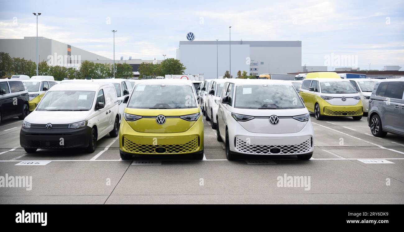 Hanover, Germany. 29th Sep, 2023. New cars from the Volkswagen ID.Buzz ...