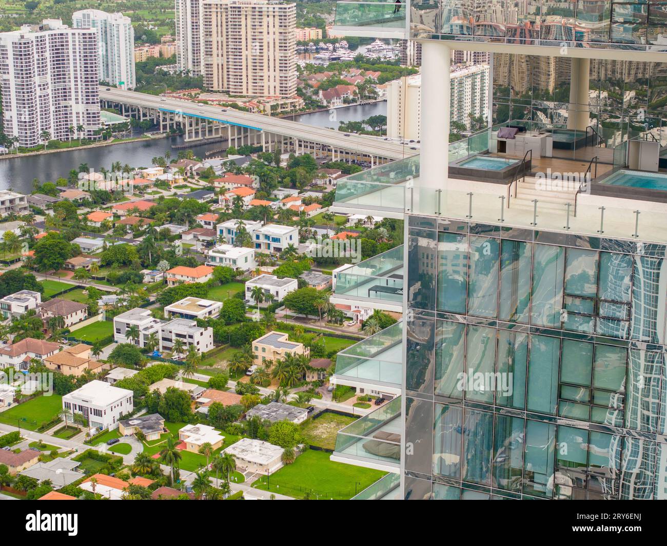 Rich neighborhoods aerial hi-res stock photography and images - Alamy