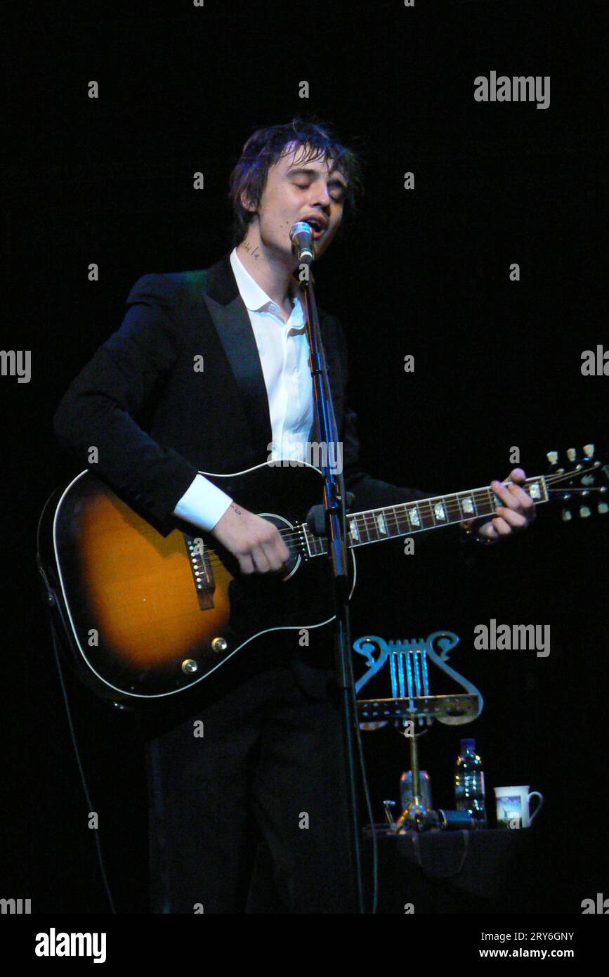 Peter doherty royal albert hall hi-res stock photography and images - Alamy
