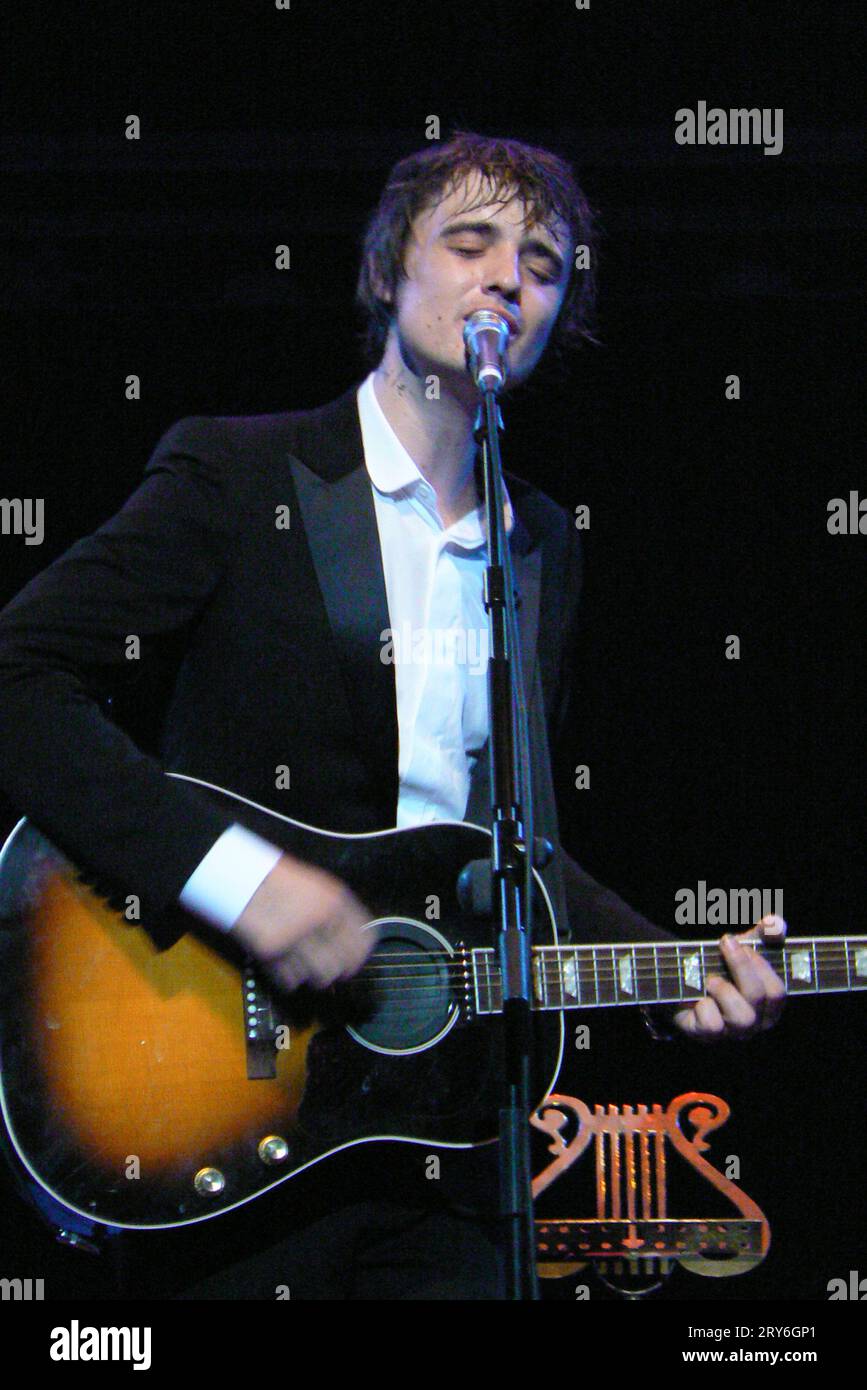 Peter doherty royal albert hall hi-res stock photography and images - Alamy