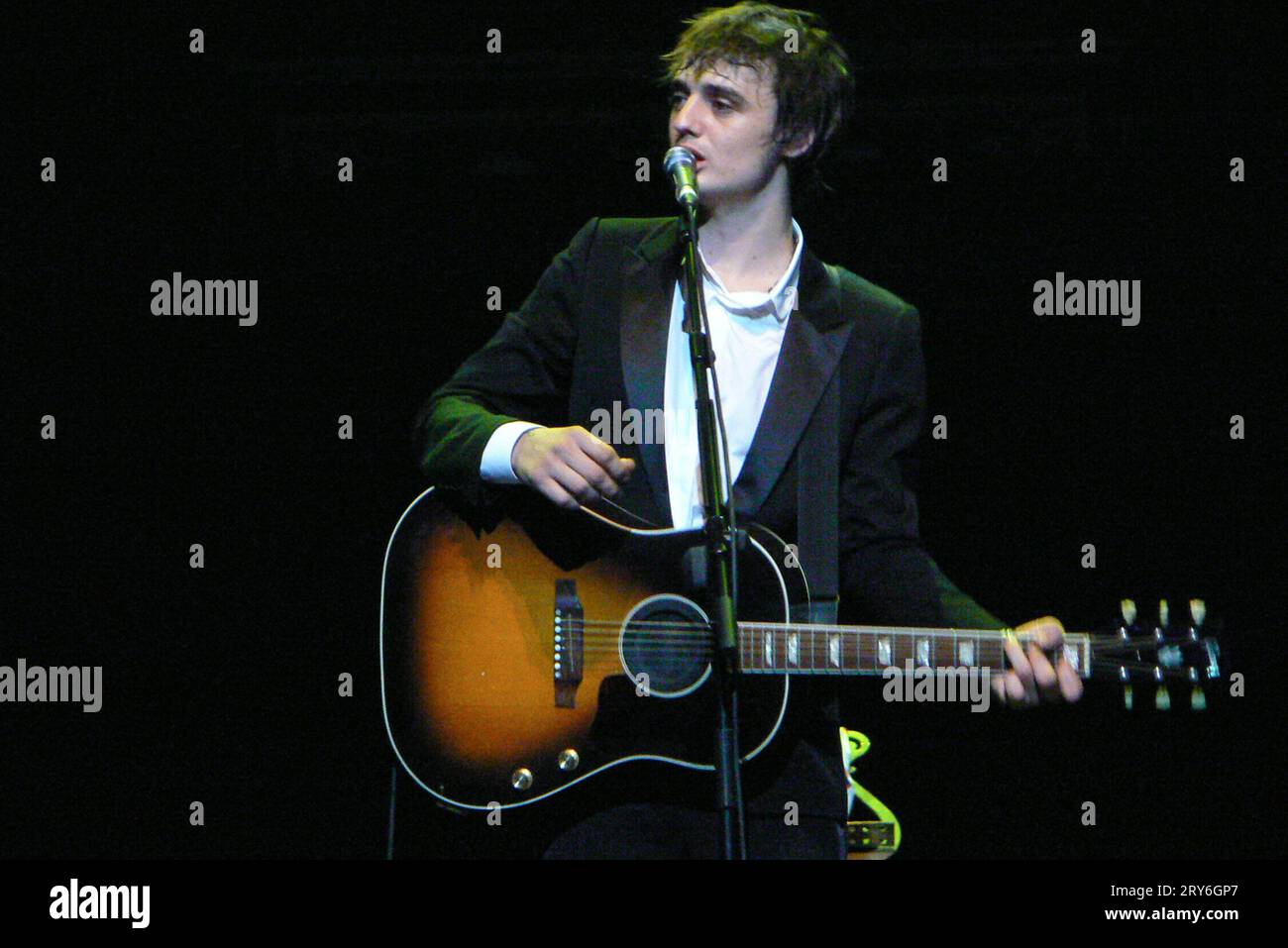Peter doherty 2008 hi-res stock photography and images - Alamy