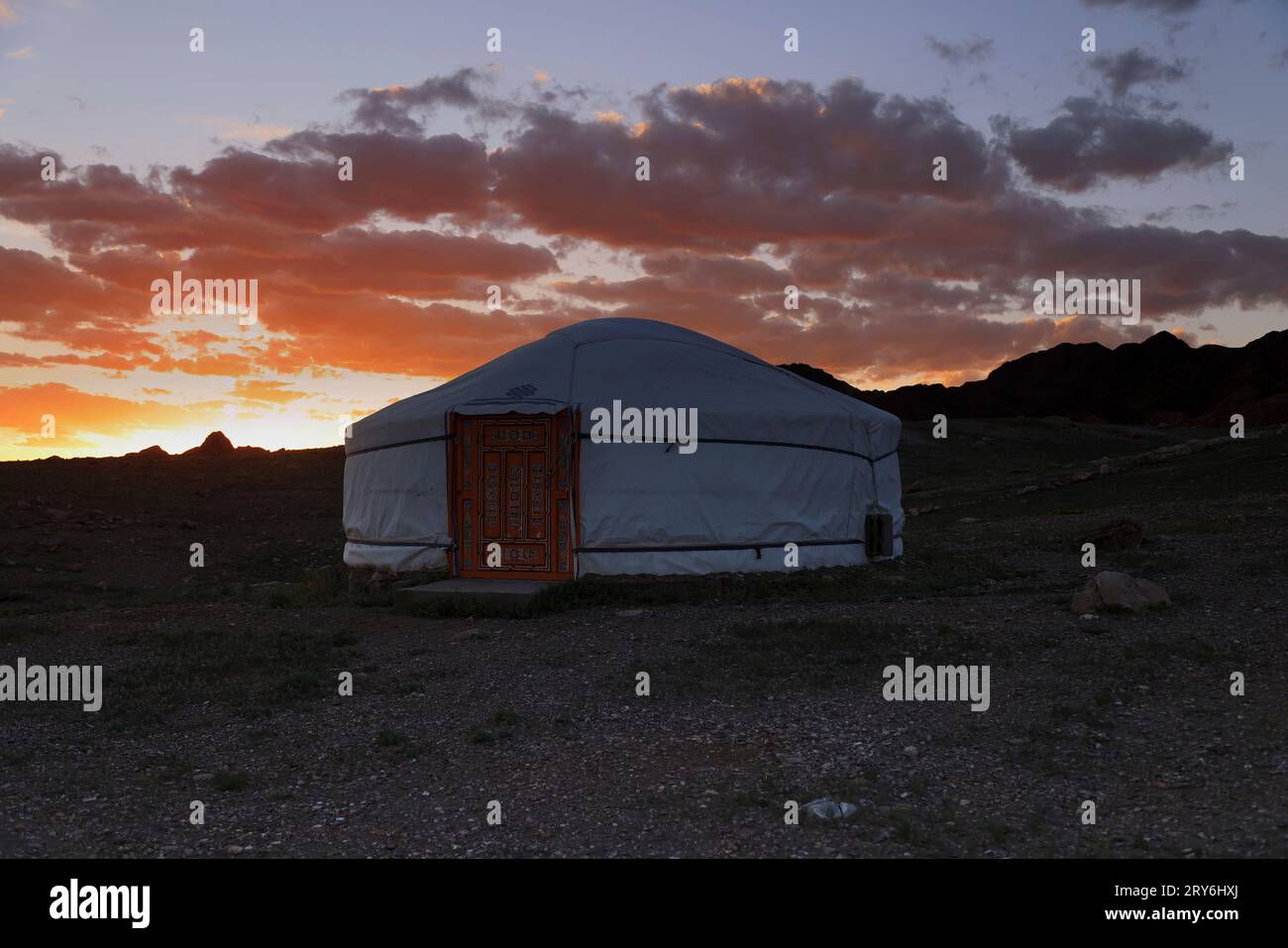 Nomad building mongolian ger hi-res stock photography and images - Alamy