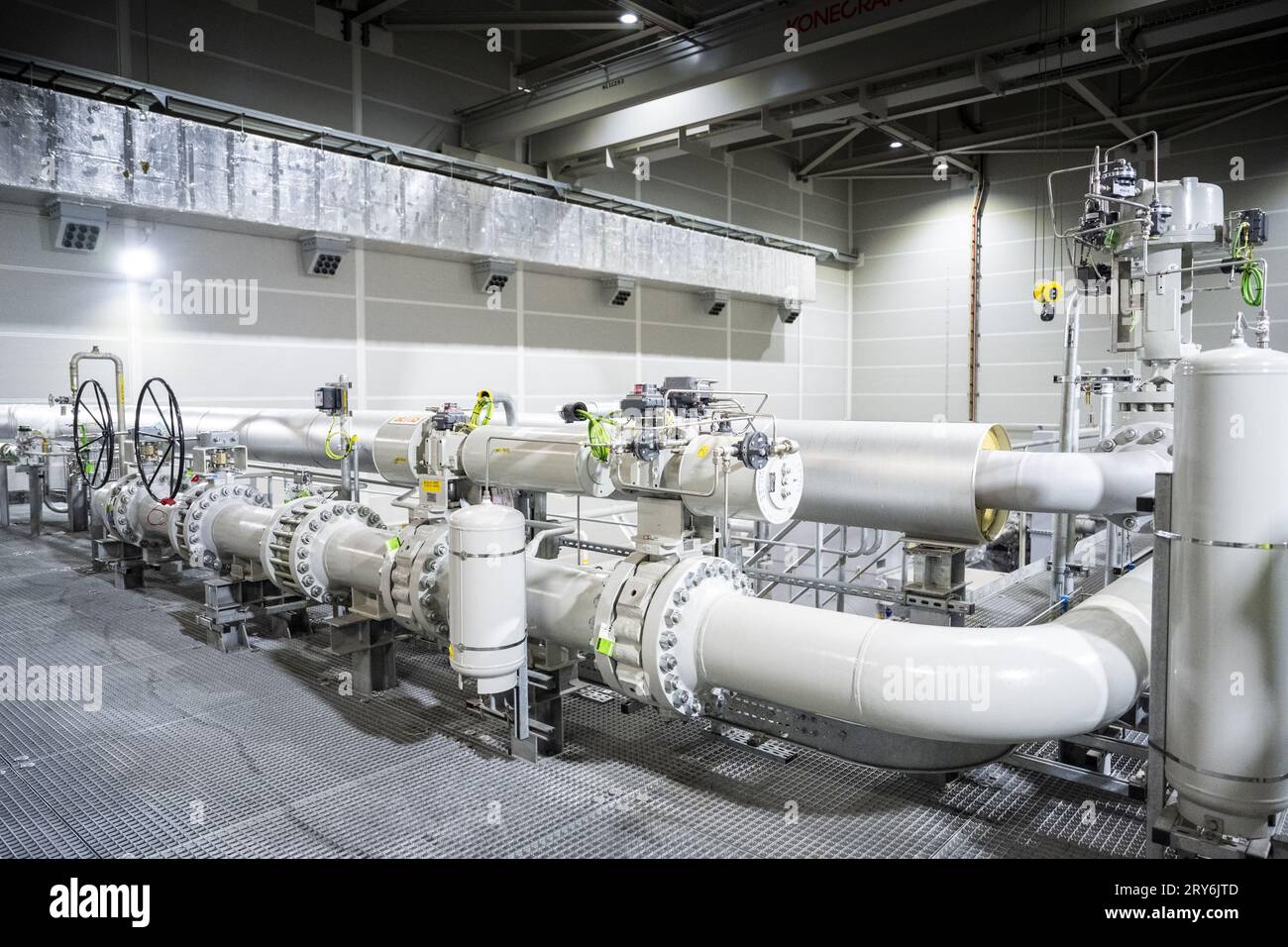 ZUIDBROEK - Gasunie's nitrogen mixing installation. In this ...