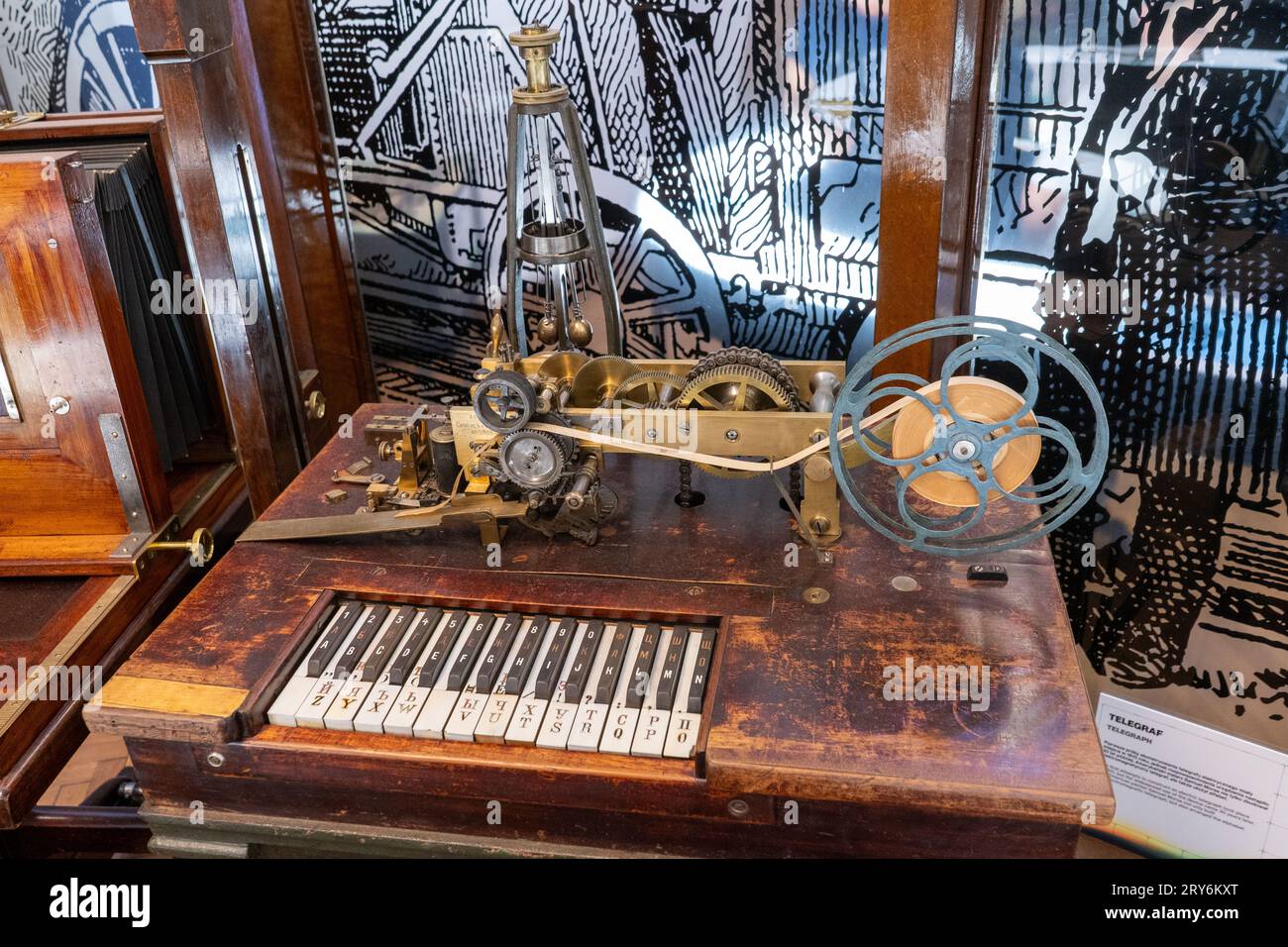 Vintage telegraph key hi-res stock photography and images - Alamy