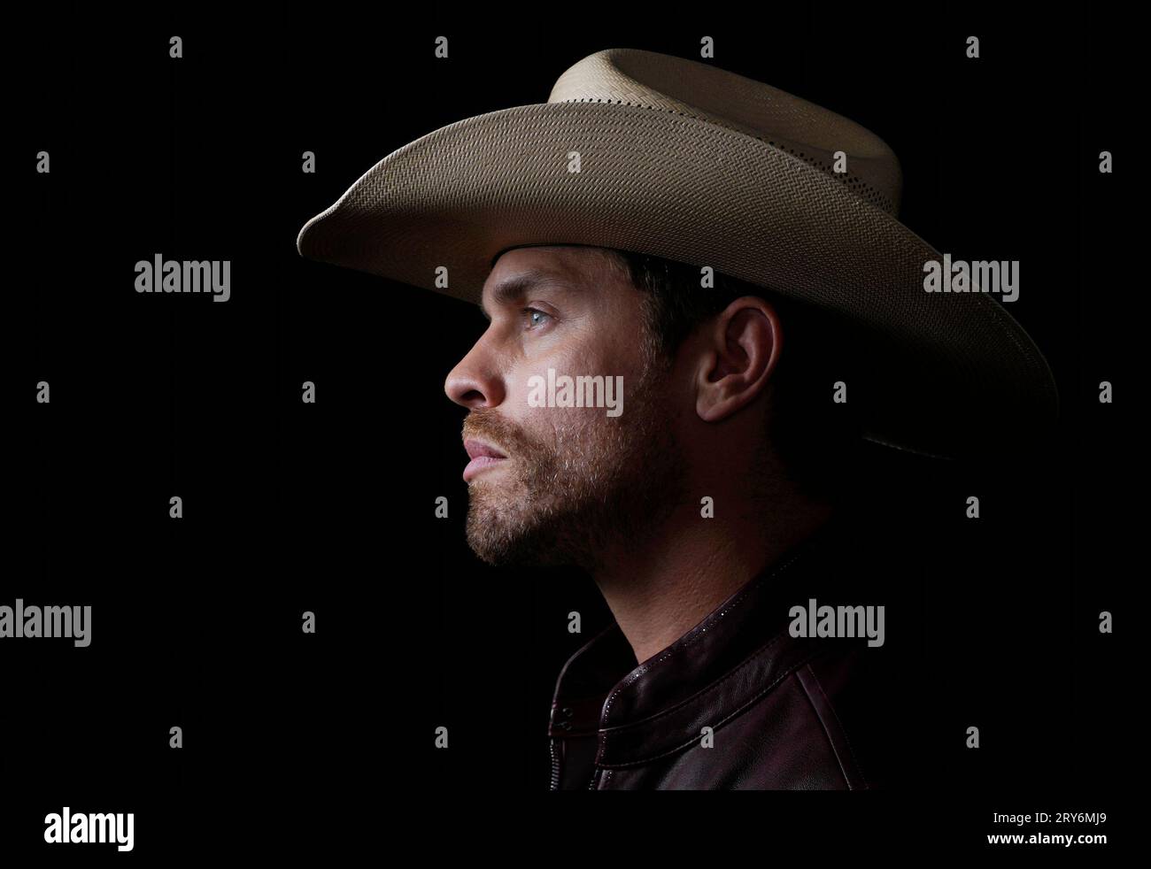 Singer/songwriter Dustin Lynch poses for a portrait, Wednesday, Sept ...
