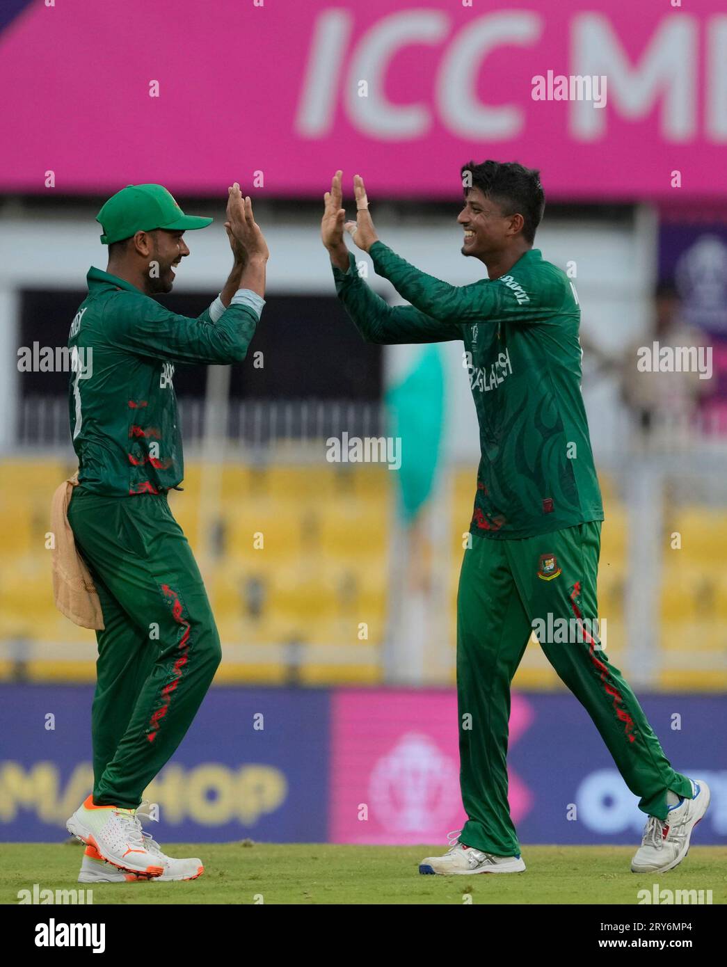 Bangladesh's players celebrate the wicket of Sri Lanka's Sadeera ...