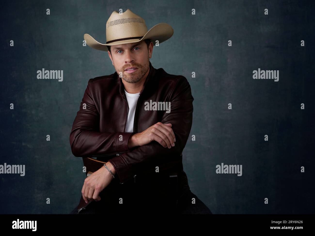 Singer/songwriter Dustin Lynch poses for a portrait, Wednesday, Sept ...