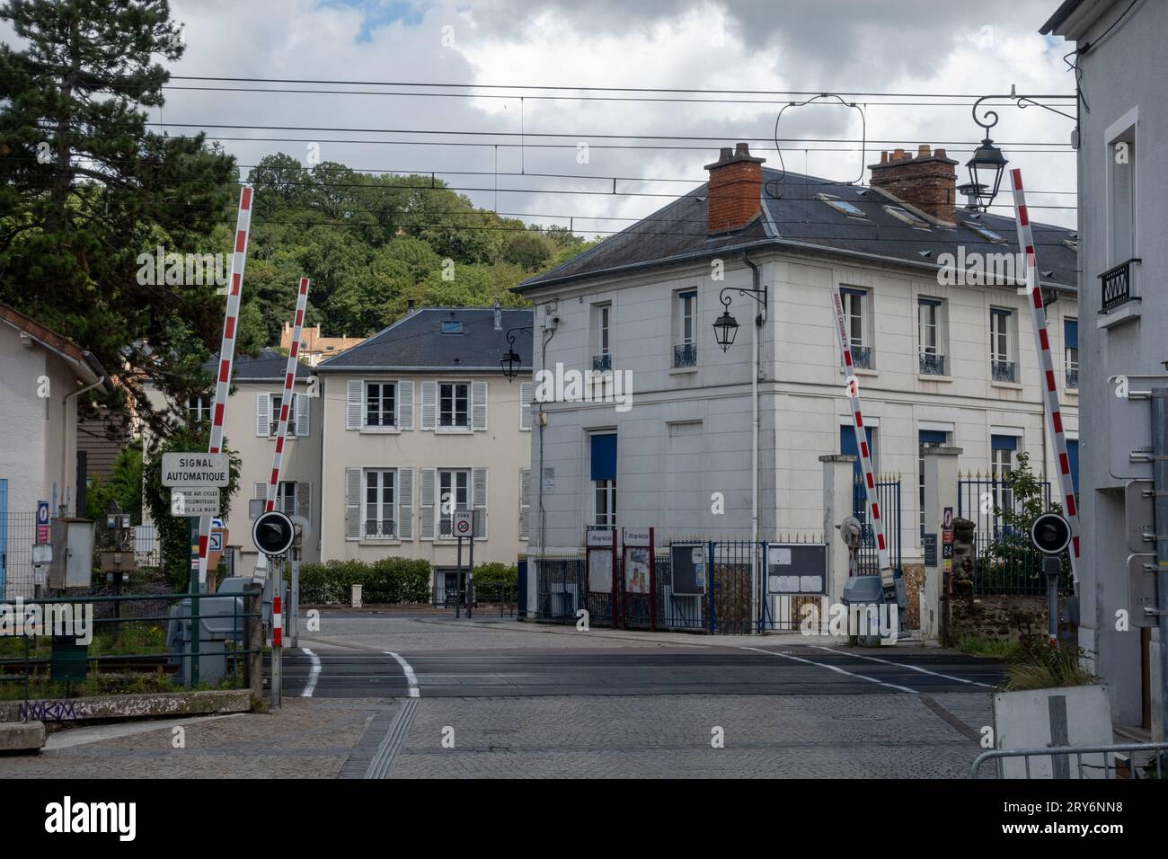 French level crossing hi-res stock photography and images - Alamy