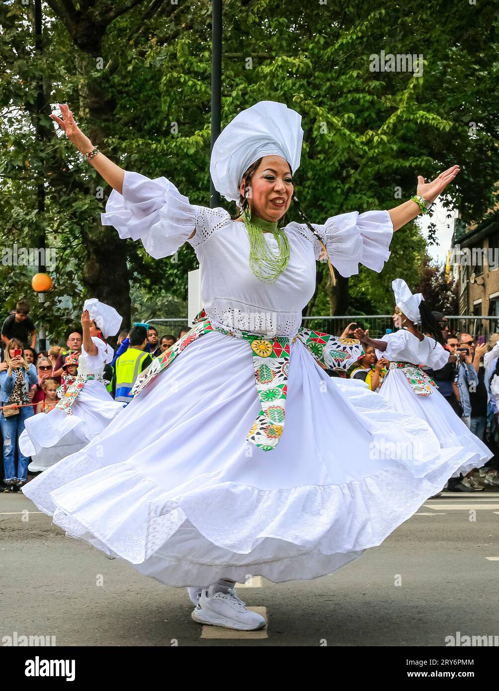 Baque de Axé from Puerto Rico, Maracatu dancers at Notting Hill ...