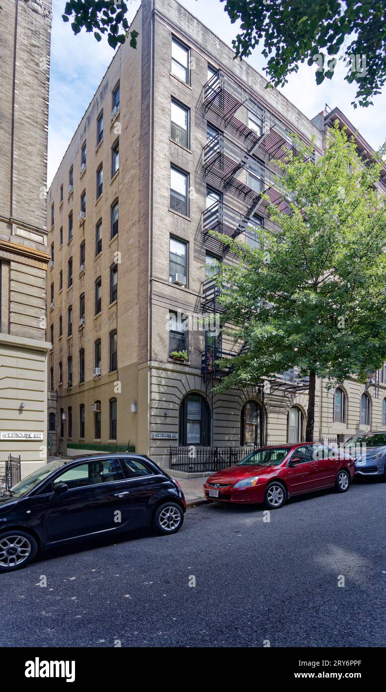 607 West 137th Street’s two wings are radically different in design ...