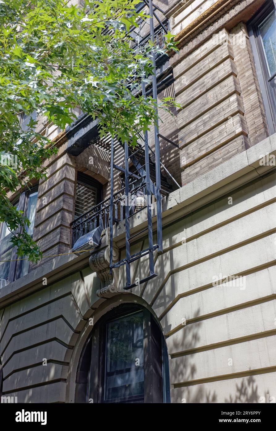 607 West 137th Street’s two wings are radically different in design ...