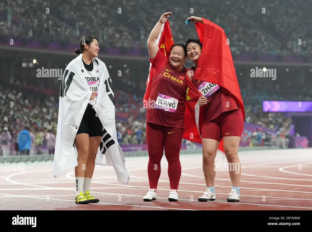 Hangzhou, China's Zhejiang Province. 29th Sep, 2023. Gold medalist Wang ...