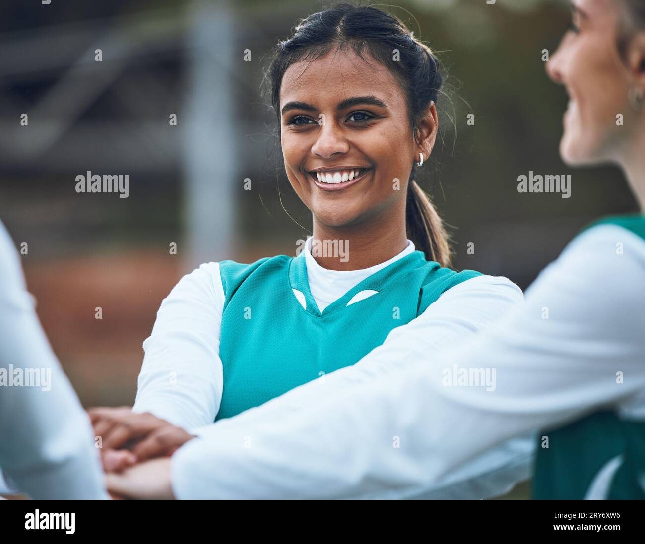 School sports team winning hi-res stock photography and images - Alamy