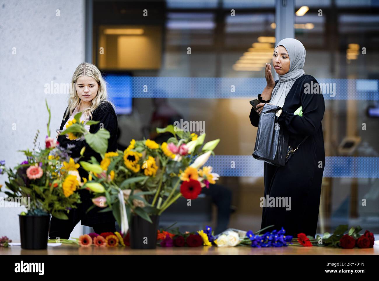 ROTTERDAM - Flowers in the Erasmus MC, a day after two shooting ...