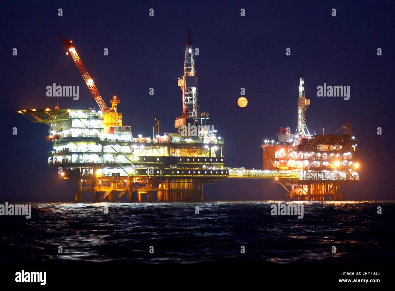 Beijing, China. 29th Sep, 2023. A full moon is seen over an oil ...