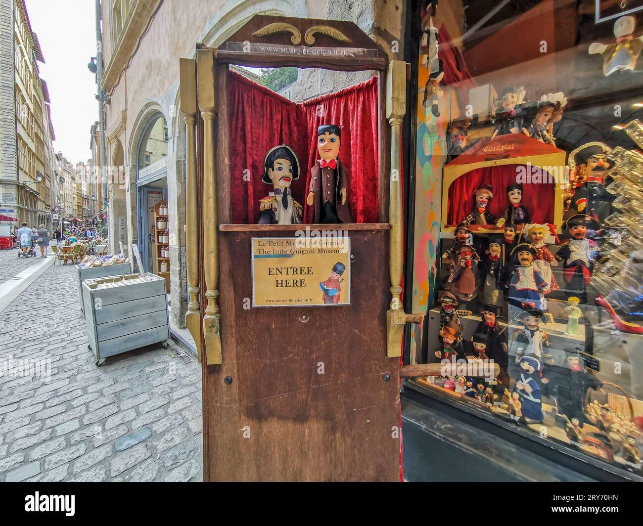 Silk museum lyon hi-res stock photography and images - Alamy
