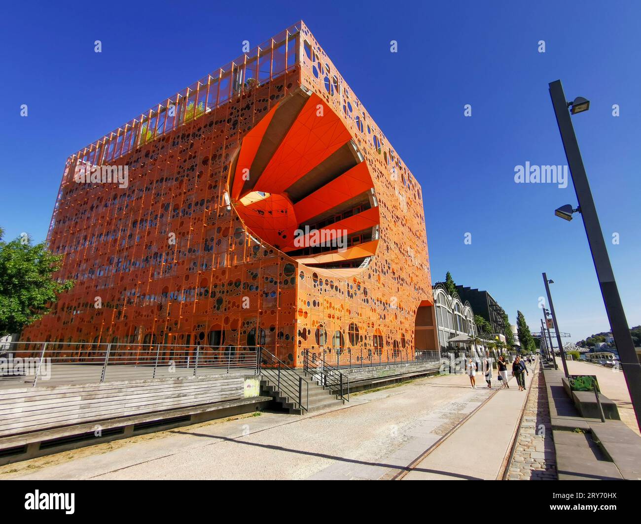 Mur cube hi-res stock photography and images - Alamy