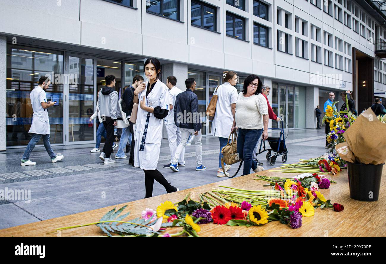 ROTTERDAM - Flowers in the Erasmus MC, a day after two shooting ...