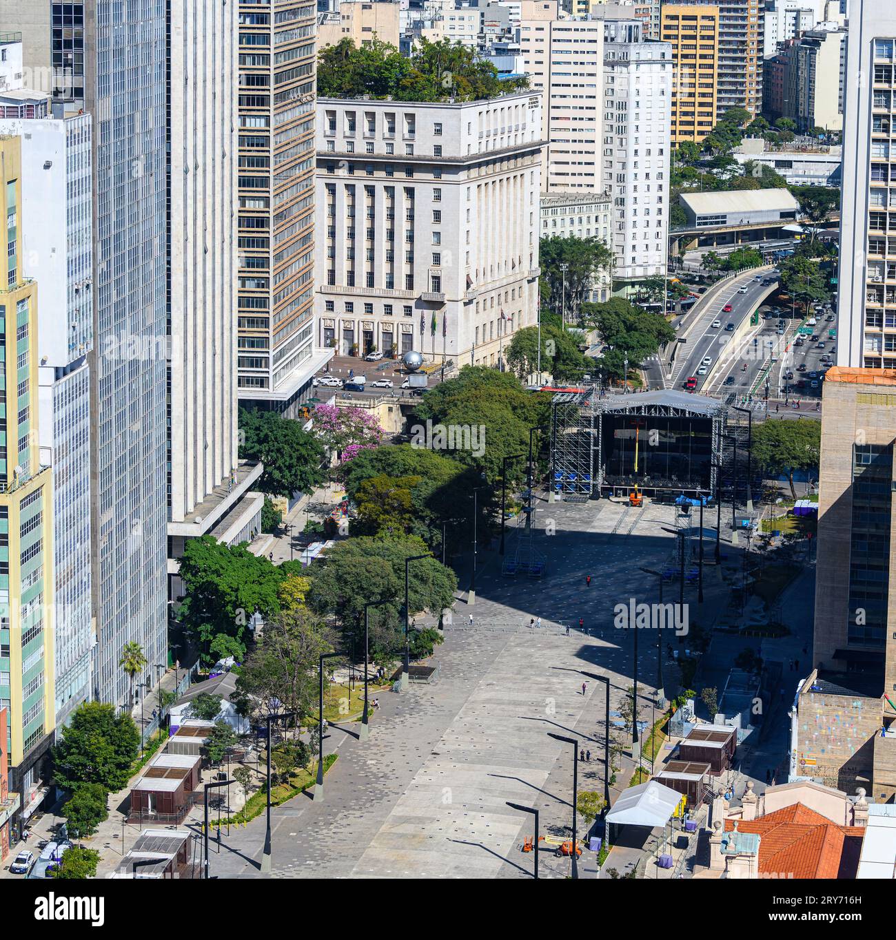 Anhangabau valley valley anhangabau hi-res stock photography and images ...