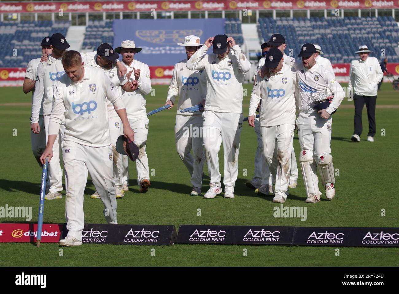 Durham cricket team hi-res stock photography and images - Alamy