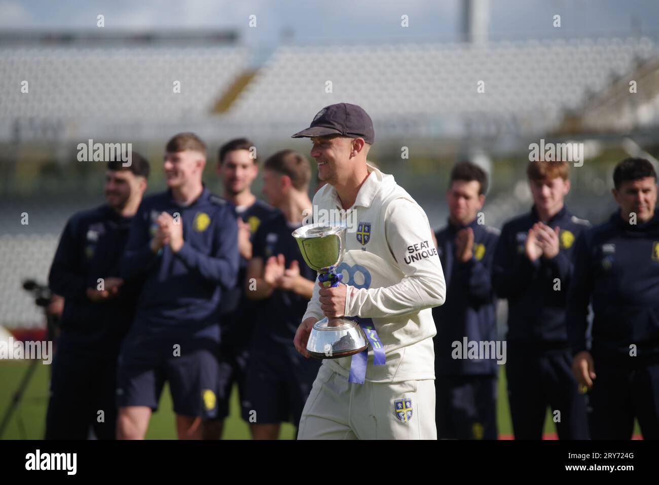 Cricket presentation hi-res stock photography and images - Alamy