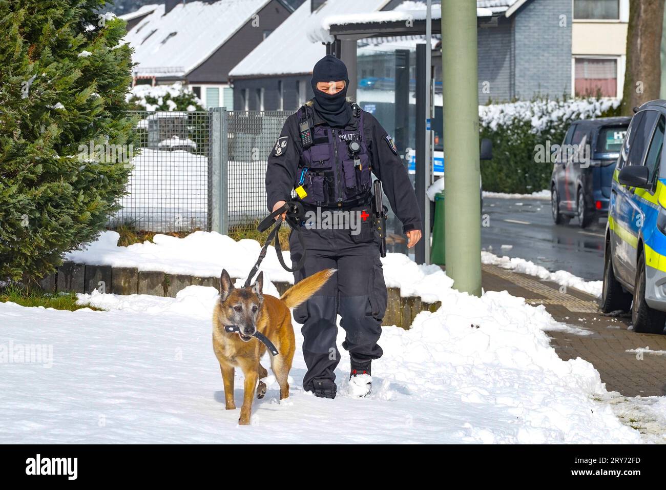 Symbolfotos: BFE-Beamte Beweissicherungs- und Festnahmeeinheit bei ...