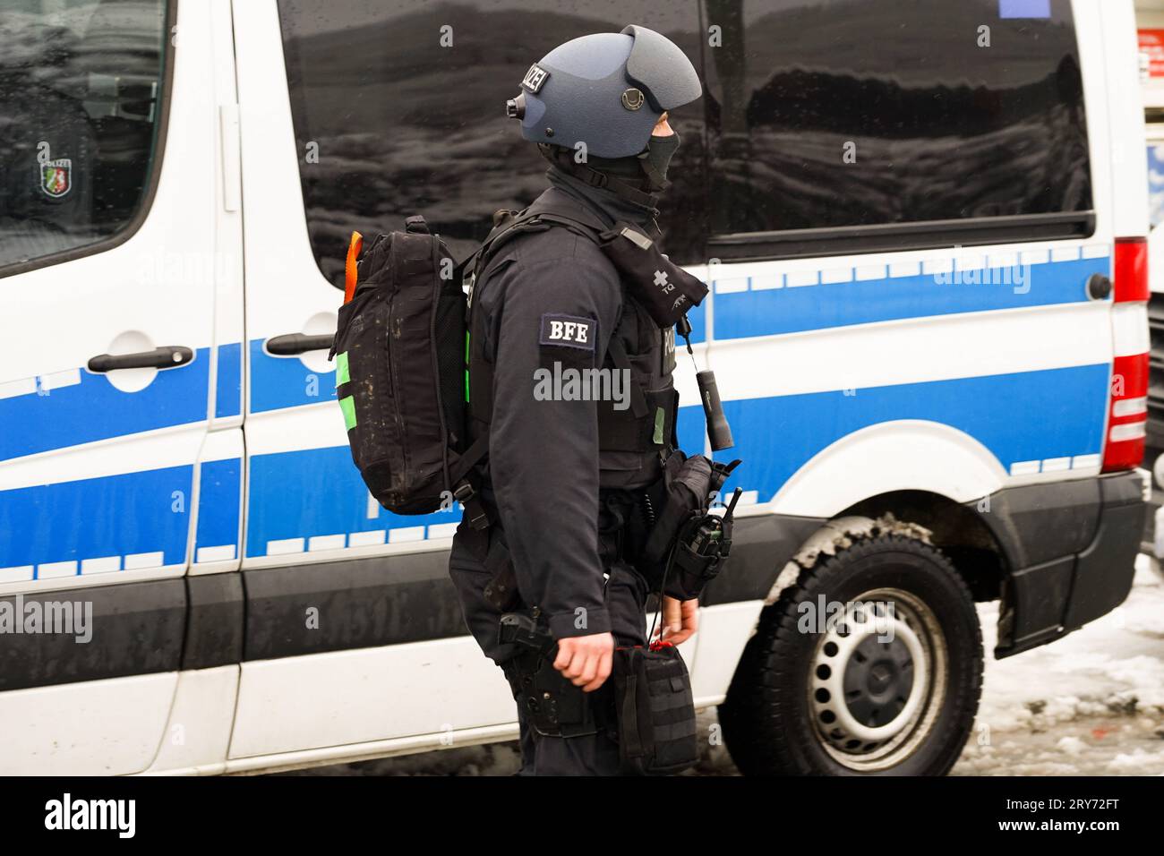 Symbolfotos: BFE-Beamte Beweissicherungs- und Festnahmeeinheit bei ...